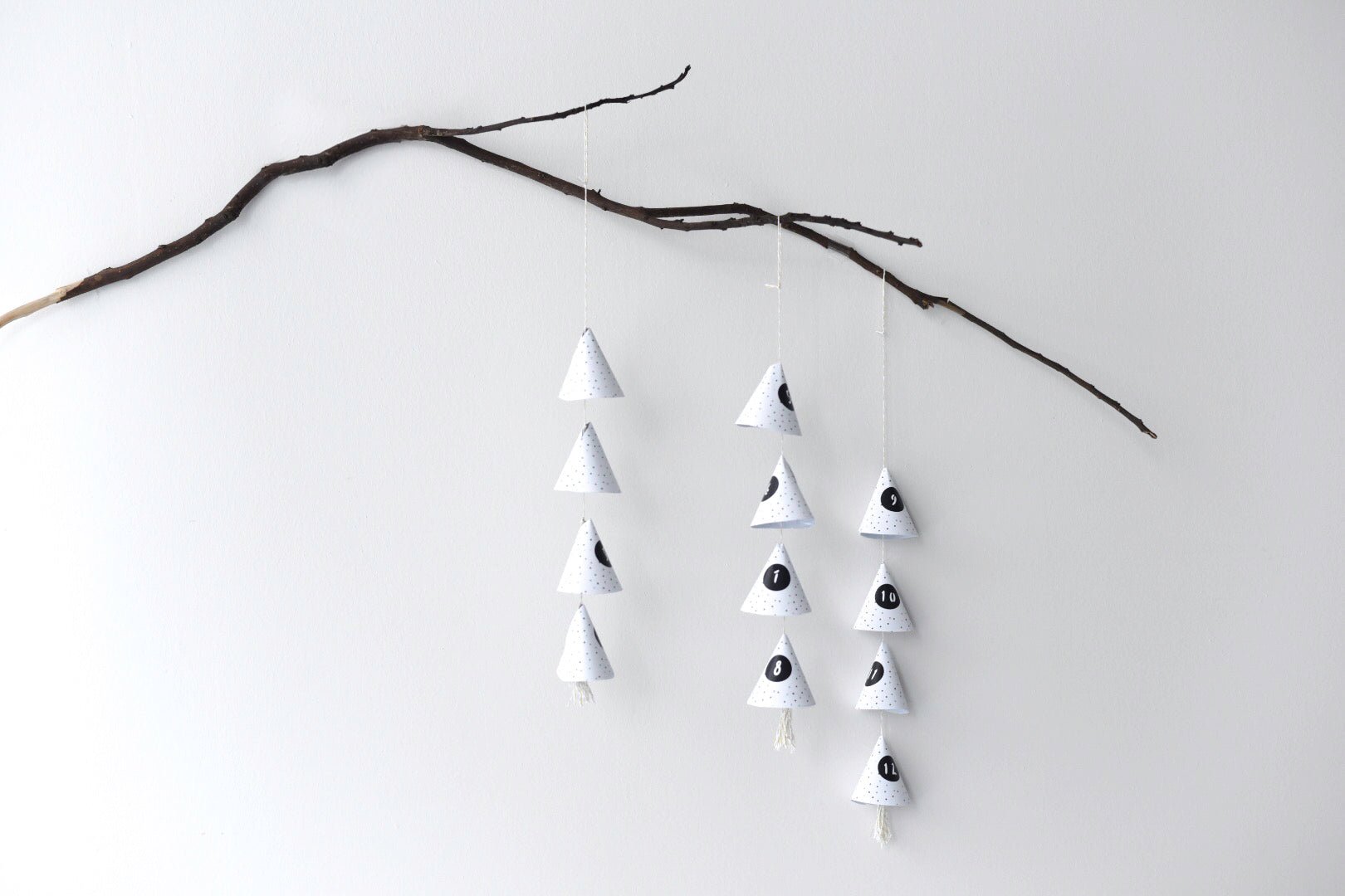DIY | Jingle Bell Countdown Calendar – Wee Gallery